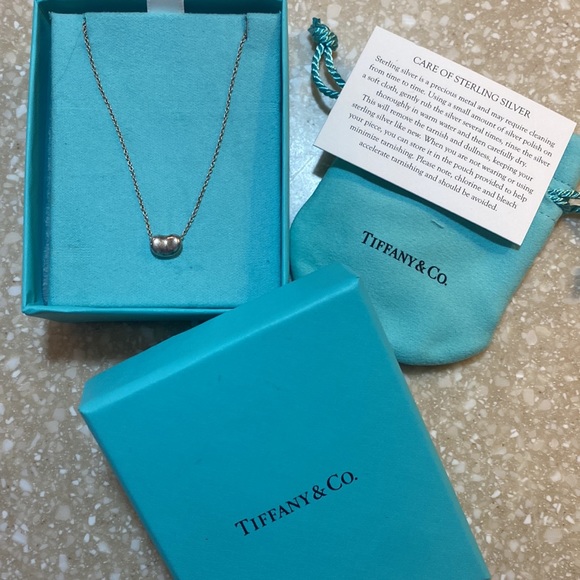 Tiffany & Co. | Jewelry | Tiffany Co Elsa Peretti Bean Design Pendant ...